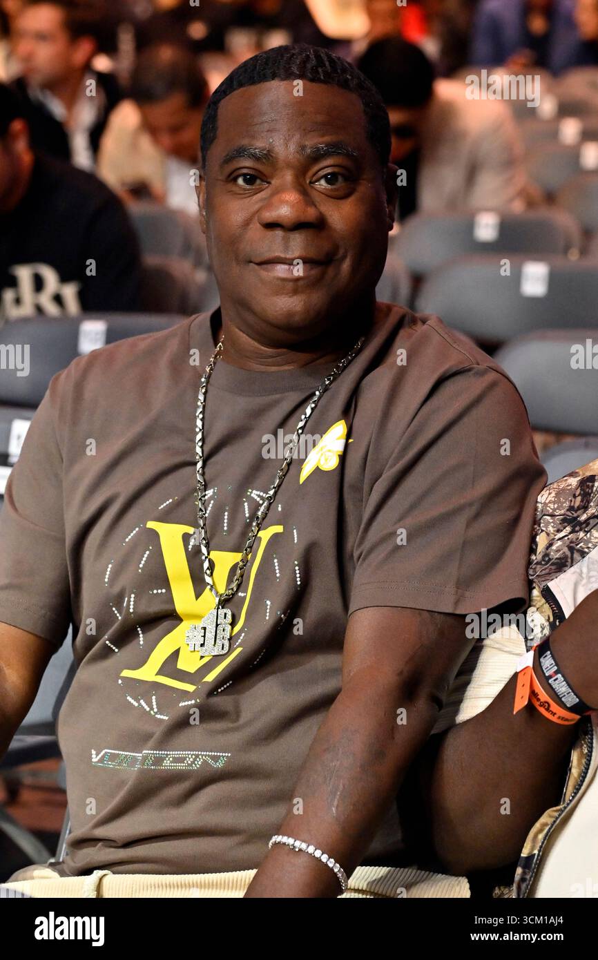 Actor Tracy Morgan attends an undisputed super middleweight ...