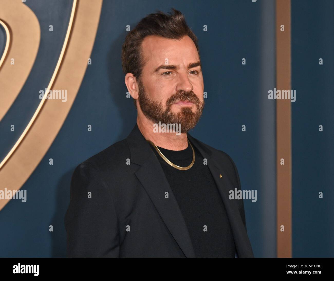 Justin Theroux at arrivals for Warner Bros. Television Group 77th ...