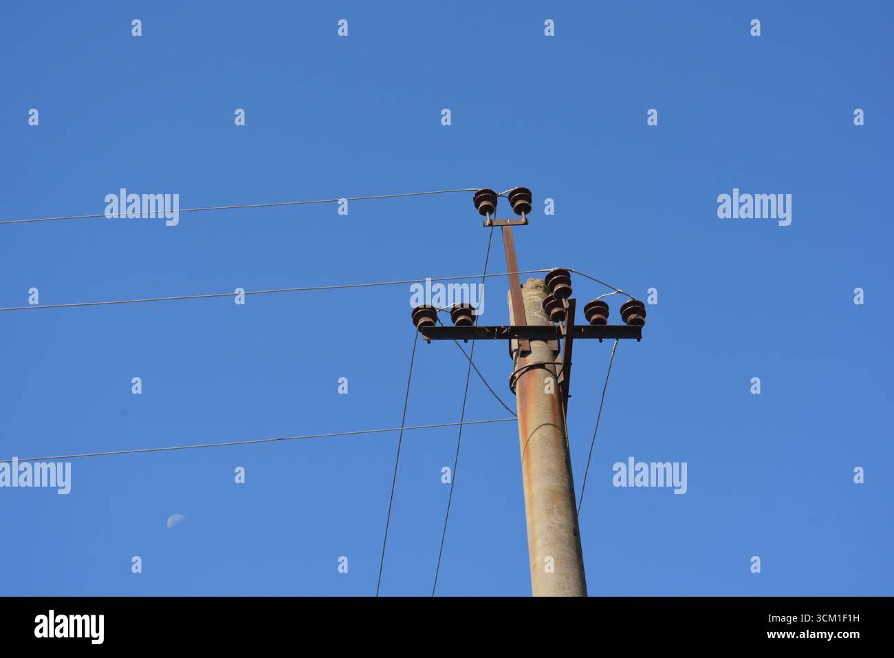 Equipment, overhead power line support with power lines, reinforced ...