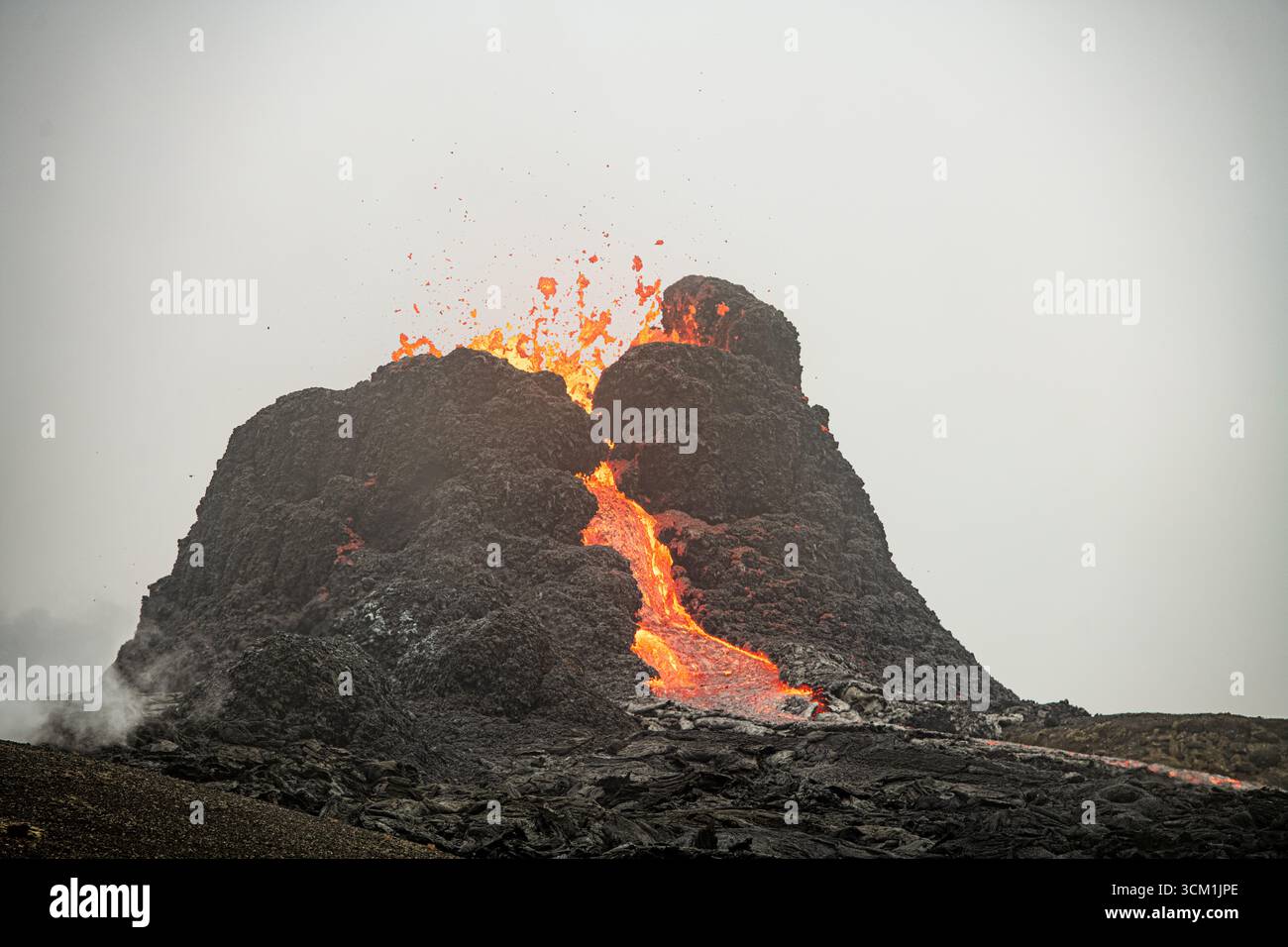 The Geldingadalir volcanic eruption began in late March 2021 on Iceland ...