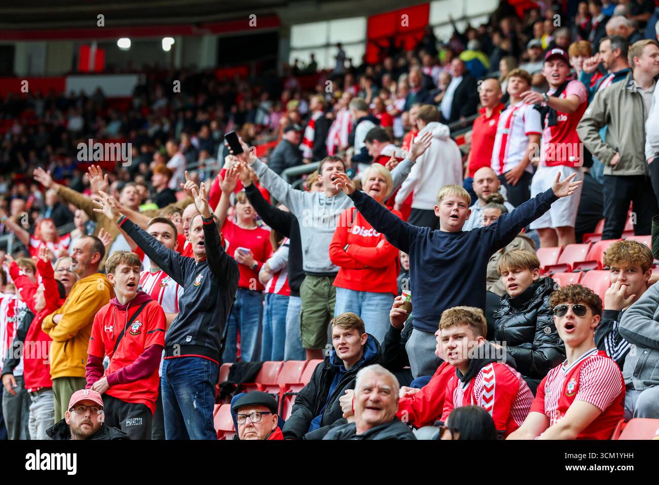Southampton fans singing during the Southampton FC v Portsmouth FC sky ...