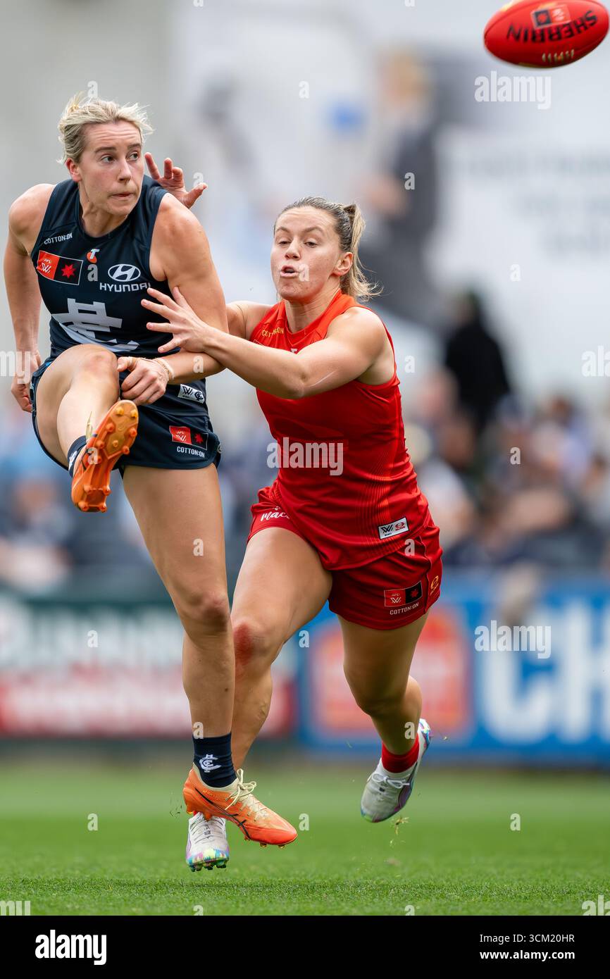 Mimi Hill of Carlton seen in action during the AFLW Round 5 game ...