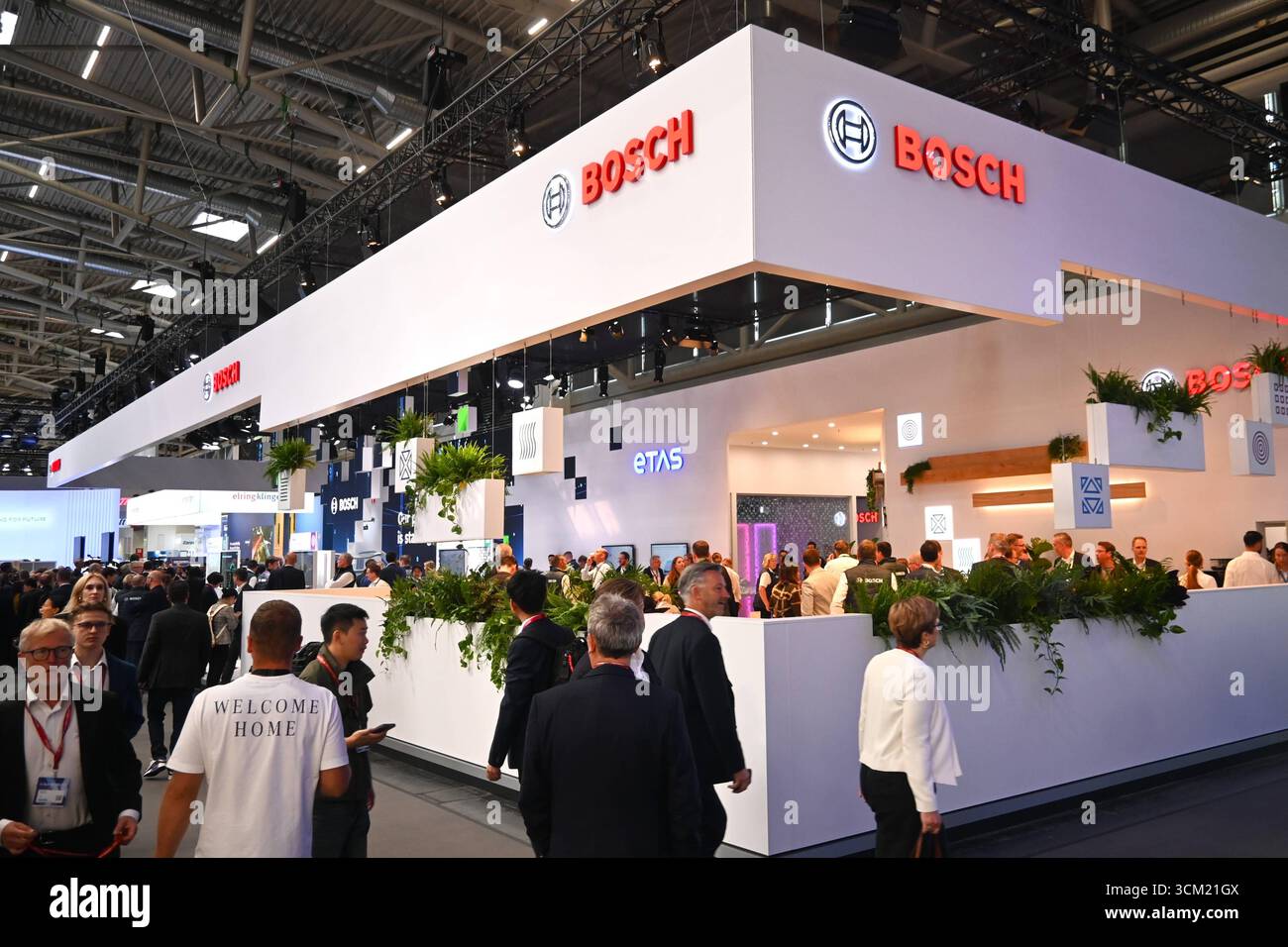 Die Internationale Automobil-Ausstellung, kurz IAA, ist eine der ...