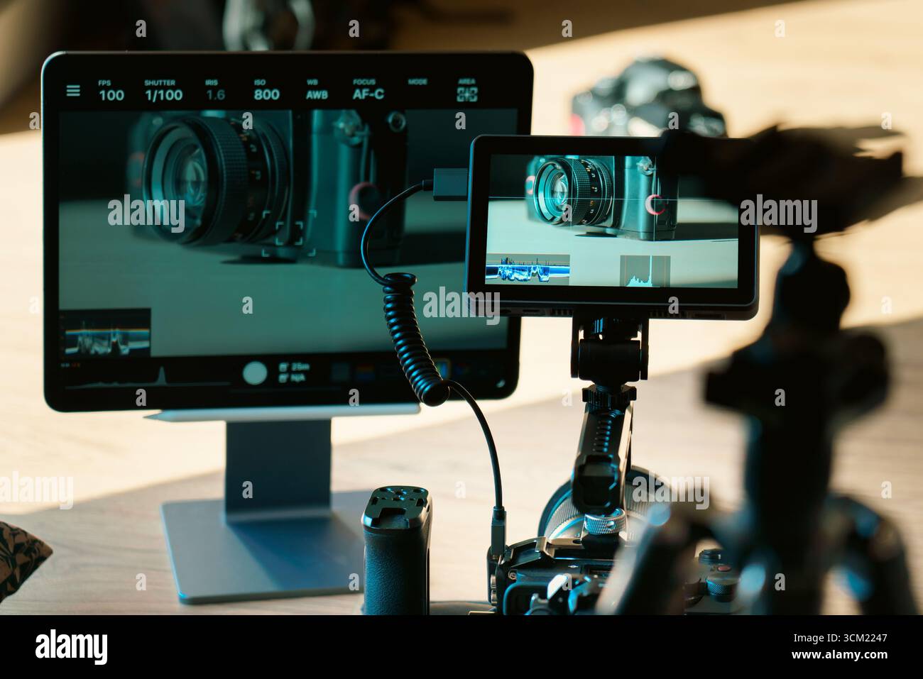 Workflow monitoring hi-res stock photography and images - Alamy