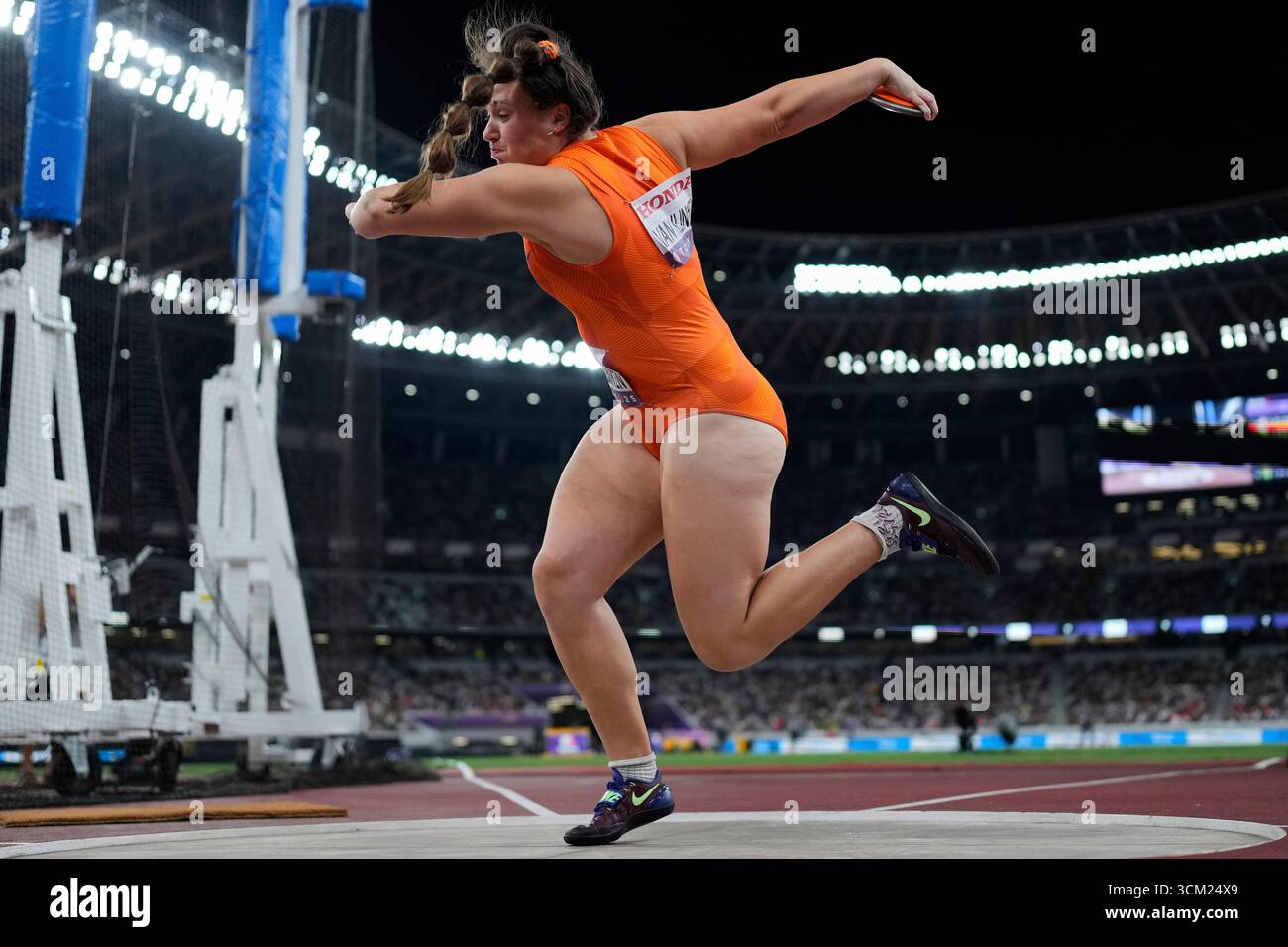 Netherlands' Jorinde Van Klinken makes an attempt during the women's ...