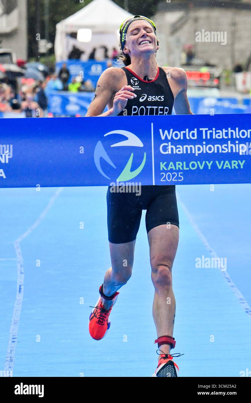 Beth Potter of Britain celebrates after winning the Triathlon World Cup ...