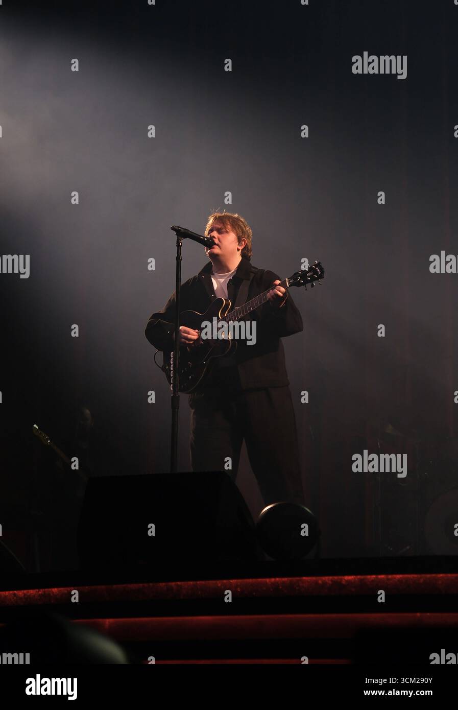 UK: Lewis Capaldi Lewis Capaldi at OVO Hydro in Glasgow, Scotland on 13 ...