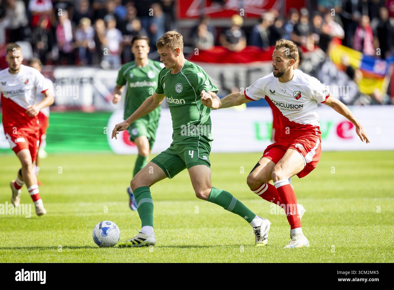 UTRECHT - (l-r) Dies Janse of FC Groningen and David Min of FC Utrecht ...
