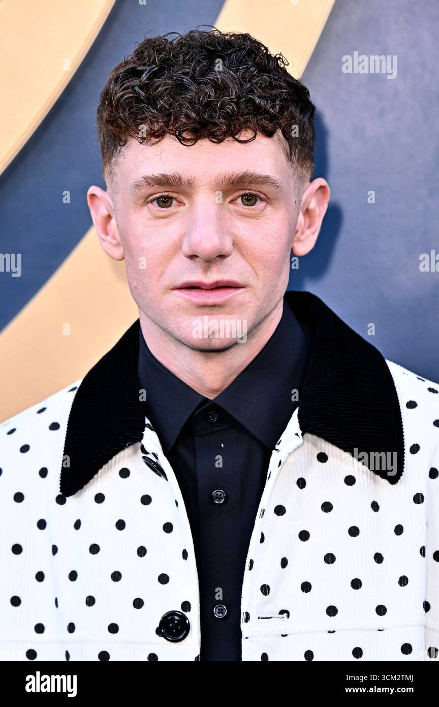 Chris Perfetti bei der Warner Bros. Television Group Primetime Emmy ...