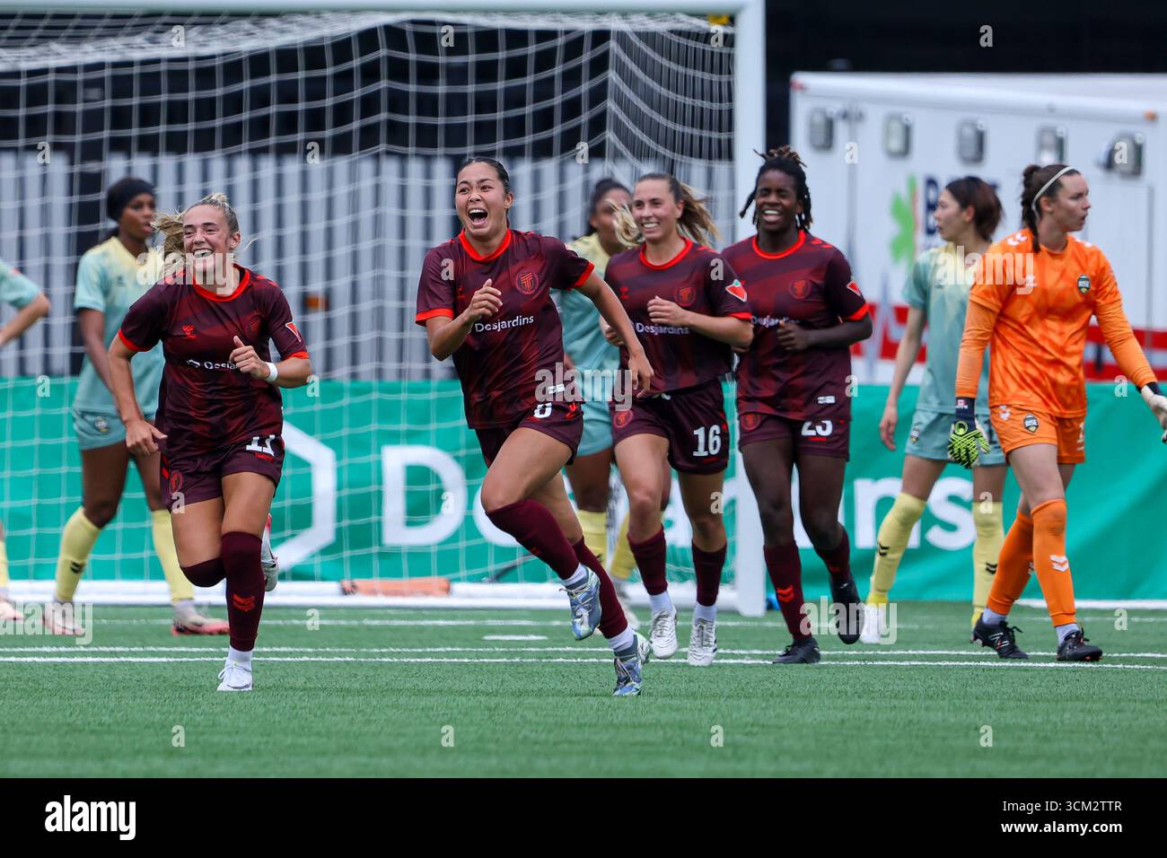 Toronto, Ontario, Canada, September 13th, 2025, (L to R) Kaylee Hunter ...