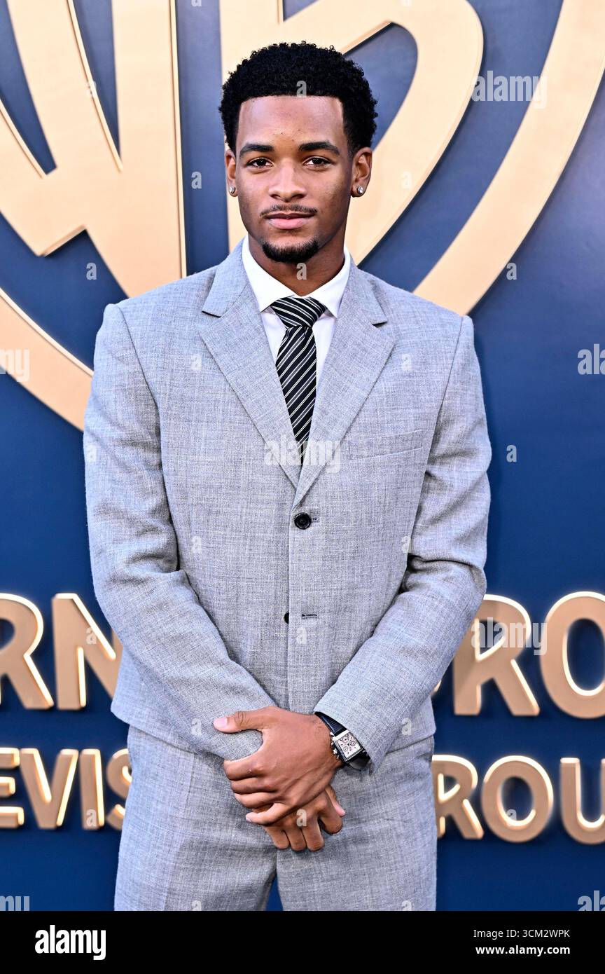 Nathaniel Logan McIntyre bei der Warner Bros. Television Group ...
