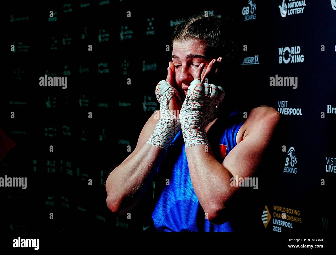 Ireland's Aoife O'Rourke (BLUE) and Turkey's Busra Isildar (RED) in the ...