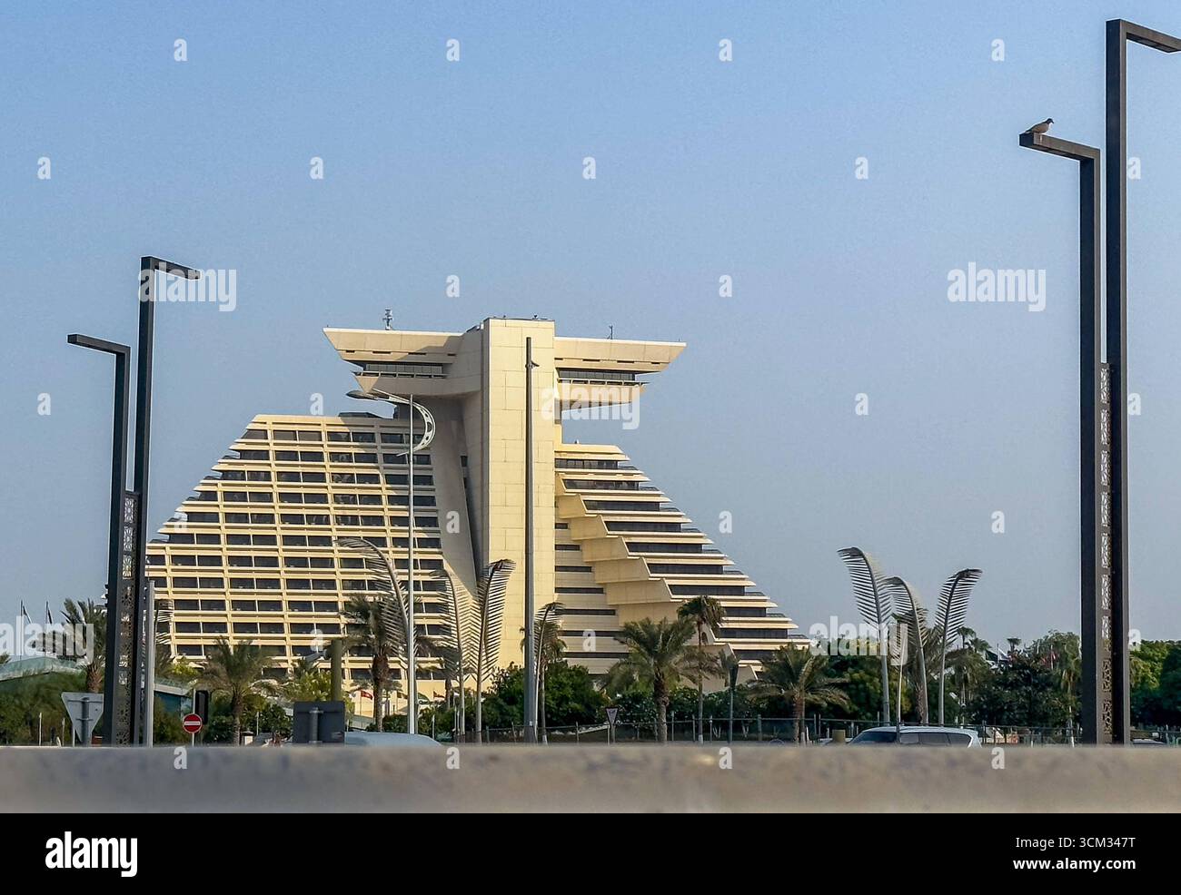 Arab islamic emergency summit 2025 hi-res stock photography and images ...
