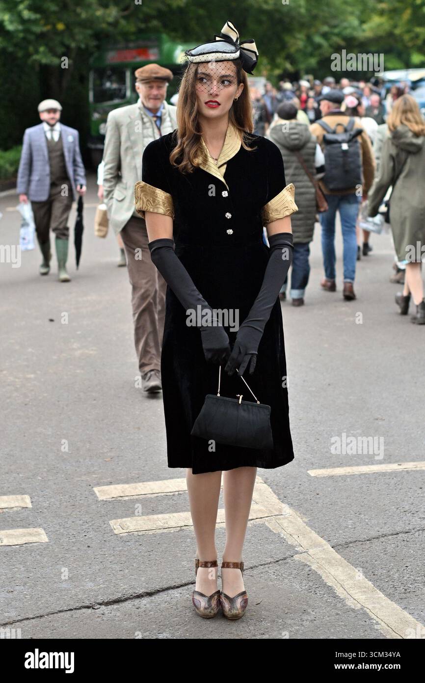 Race meet goers in vintage fashion during day-two of the Goodwood ...