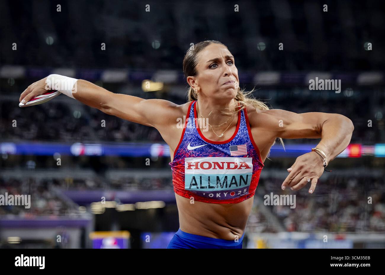 TOKYO - Winner Valarie Allman (USA) in the discus throw final at the ...