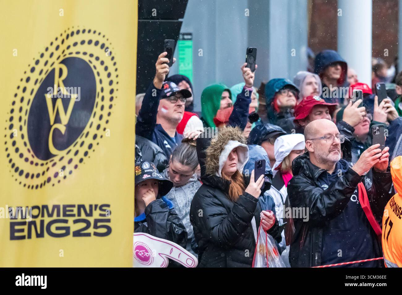 Bristol, UK, 14th September 2025 England and Scoltand rugby fans brave ...
