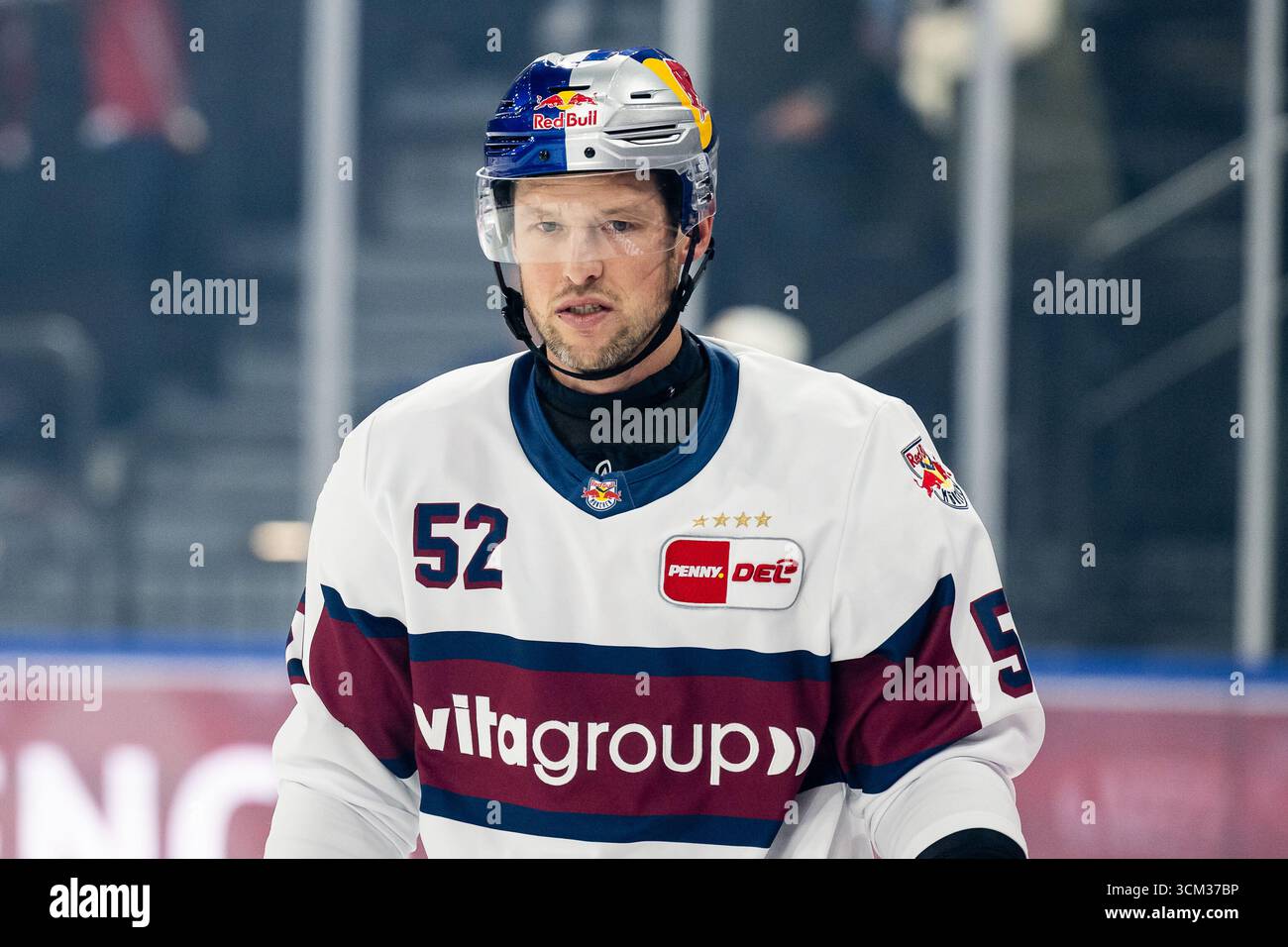 Patrick Hager (EHC Red Bull Muenchen, #52) beim Warmup GER, EHC Red ...