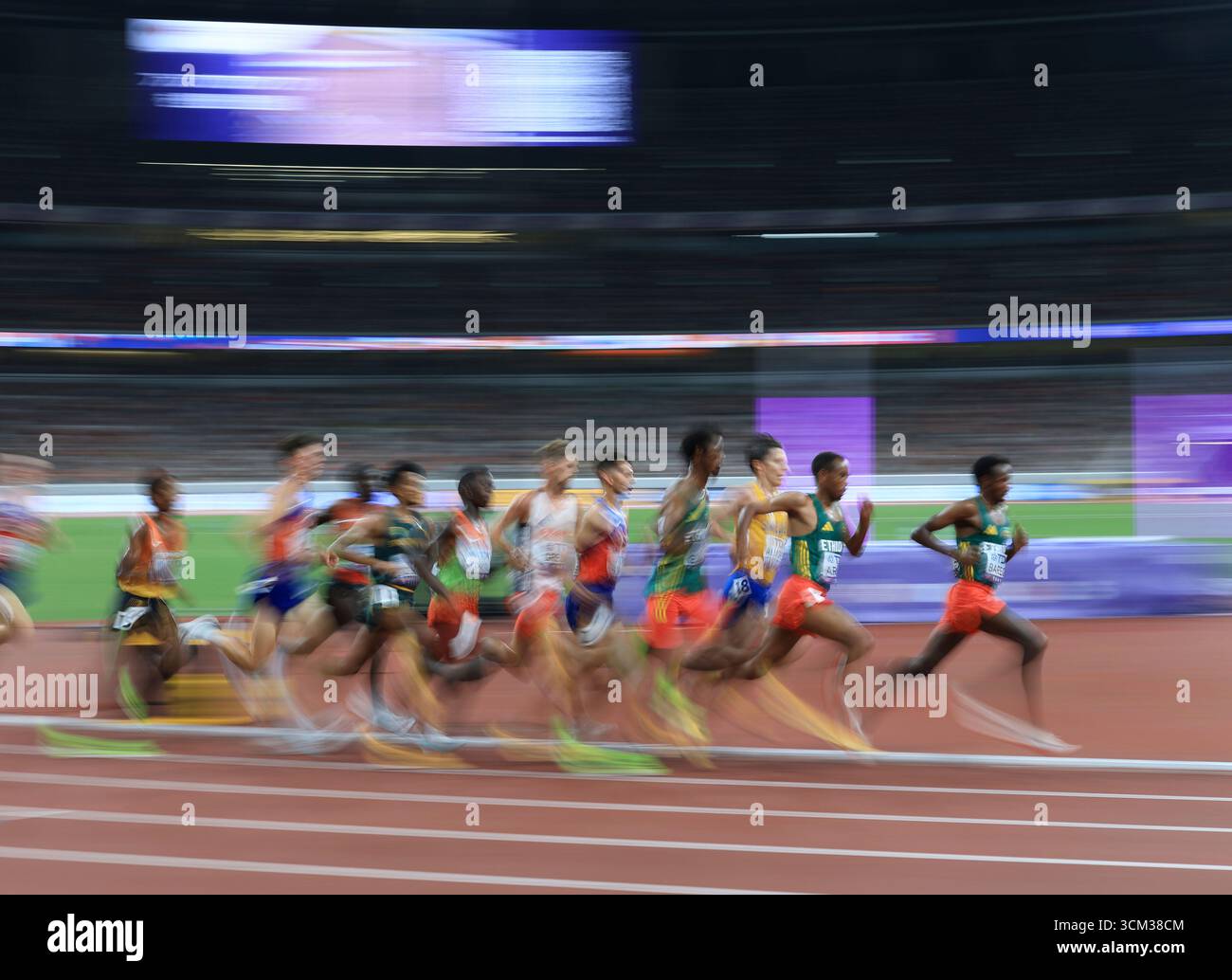 Athletes compete in the men's 10000 meters final at the World Athletics ...