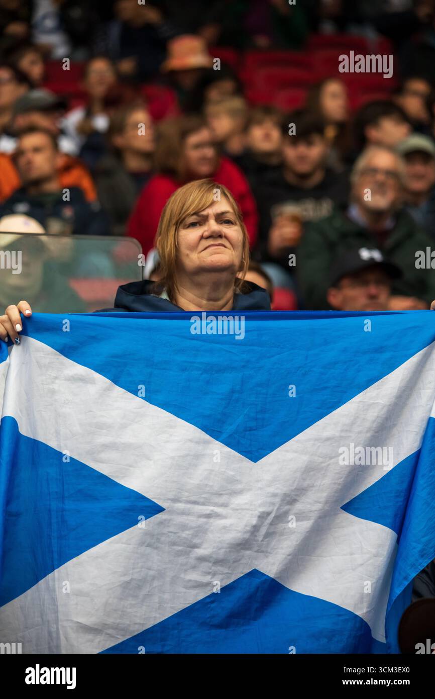 Red roses rugby womens world cup hi-res stock photography and images ...