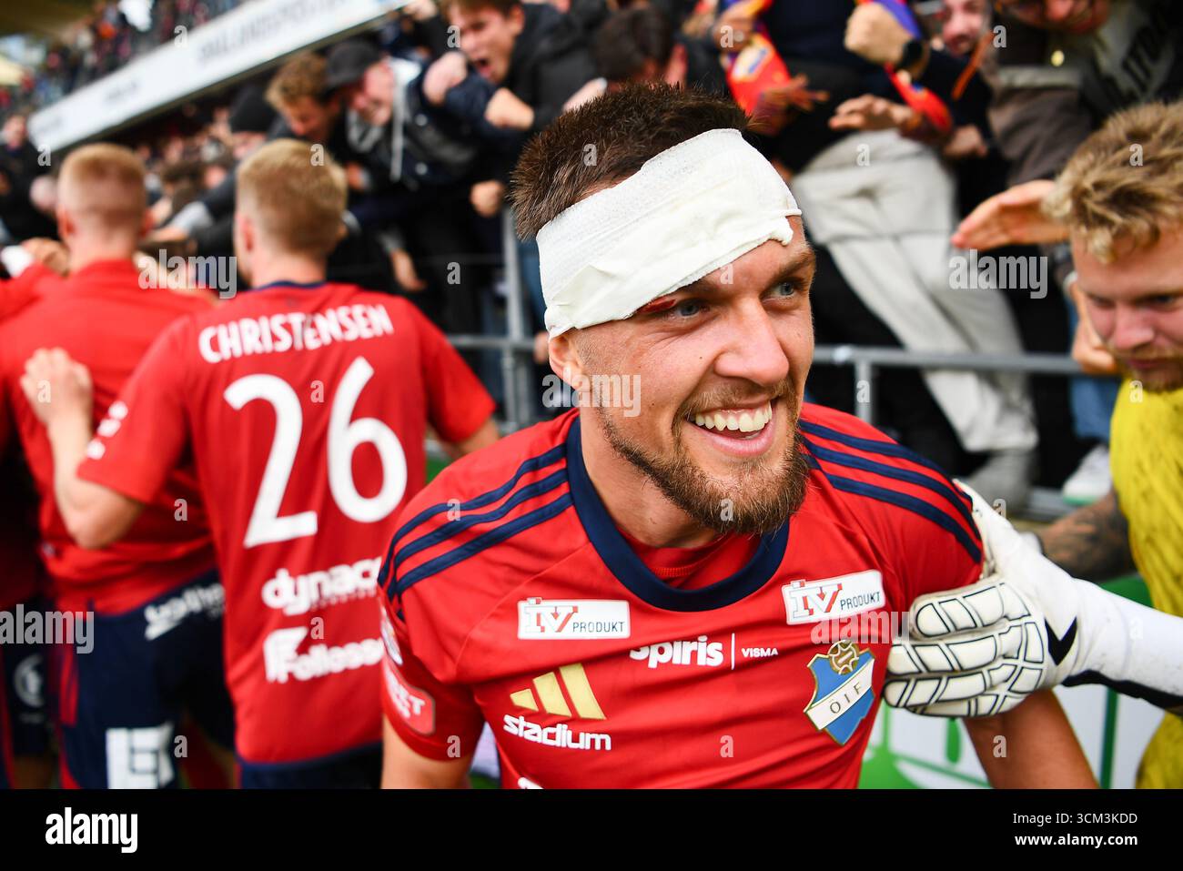 VÄXJÖ, SVERIGE 20250914Östers lagkapten Ivan Kricak firar efter lagets ...