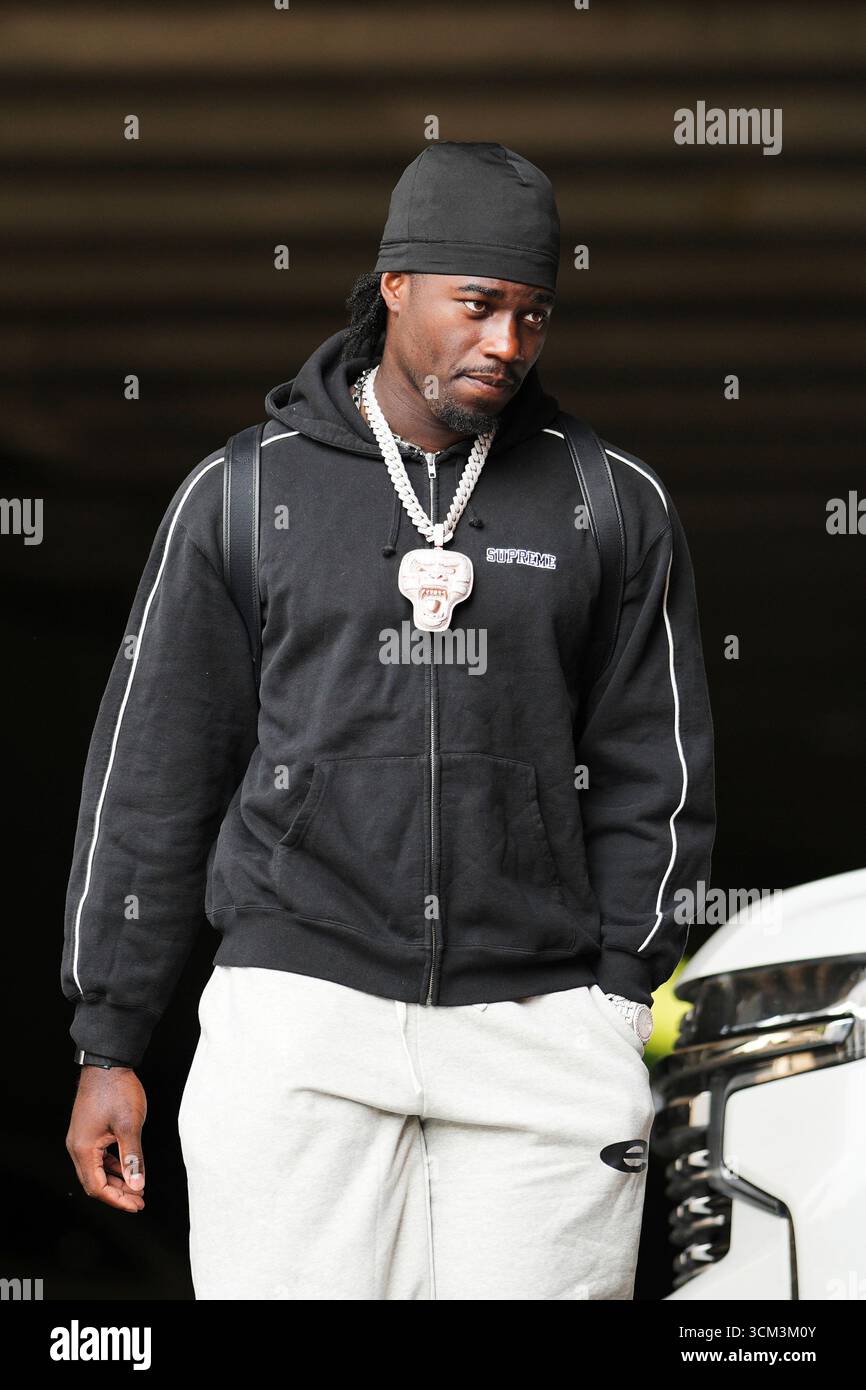 Cincinnati Bengals defensive end Shemar Stewart arrives before an NFL ...