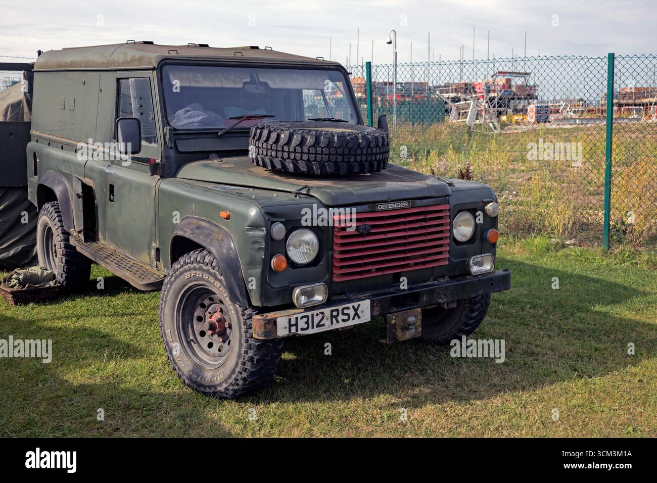 Land Rover Defender. Avro Heritage Centre 1940's Weekend 2025 Stock ...