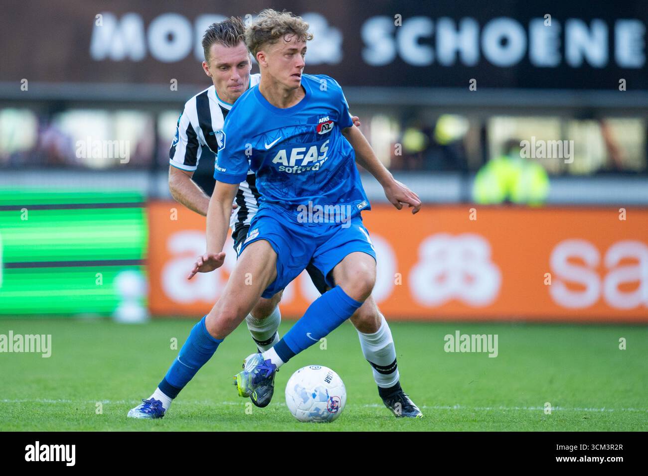 ALMELO , 14-09-2025 , Stadium Asito , season 2025 / 2026 , Dutch Eredivisie football , match ...