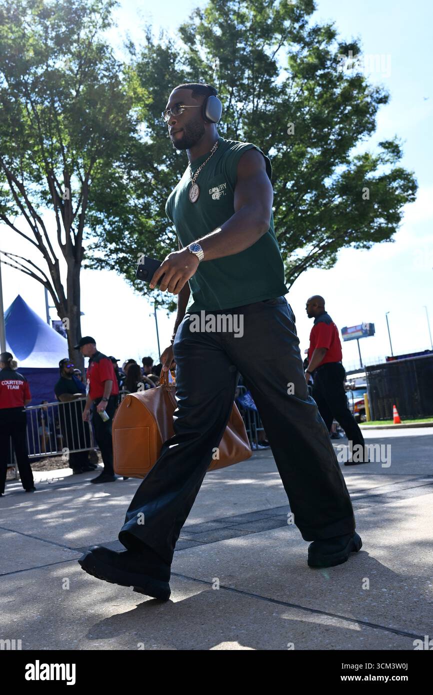 Baltimore Ravens linebacker Odafe Oweh arrives at M&T Bank Stadium ...