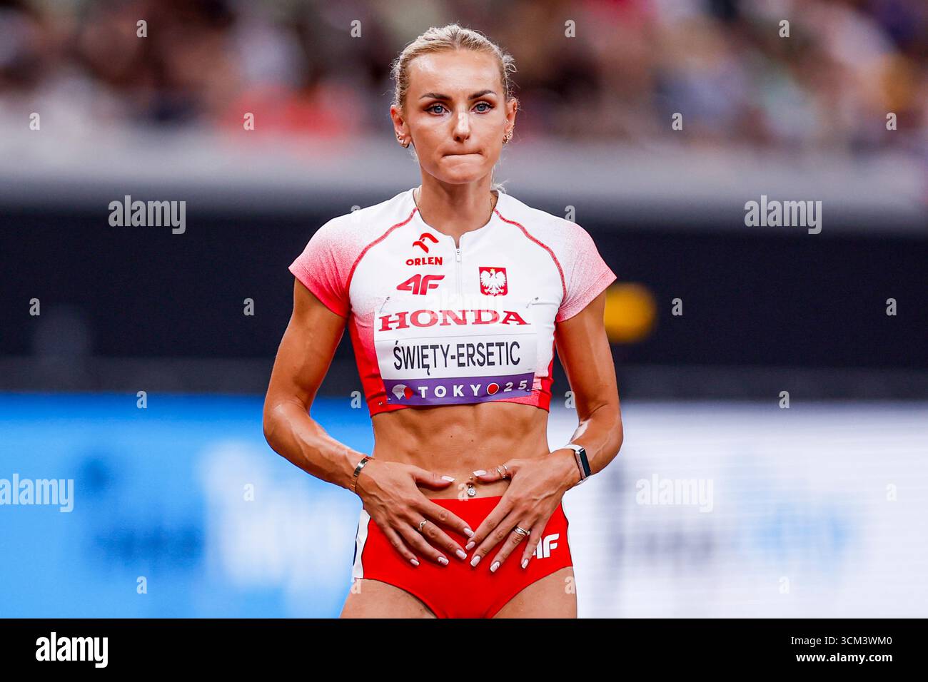 Justyna Święty-Ersetic of Poland competing in the Women's 400 Metres ...