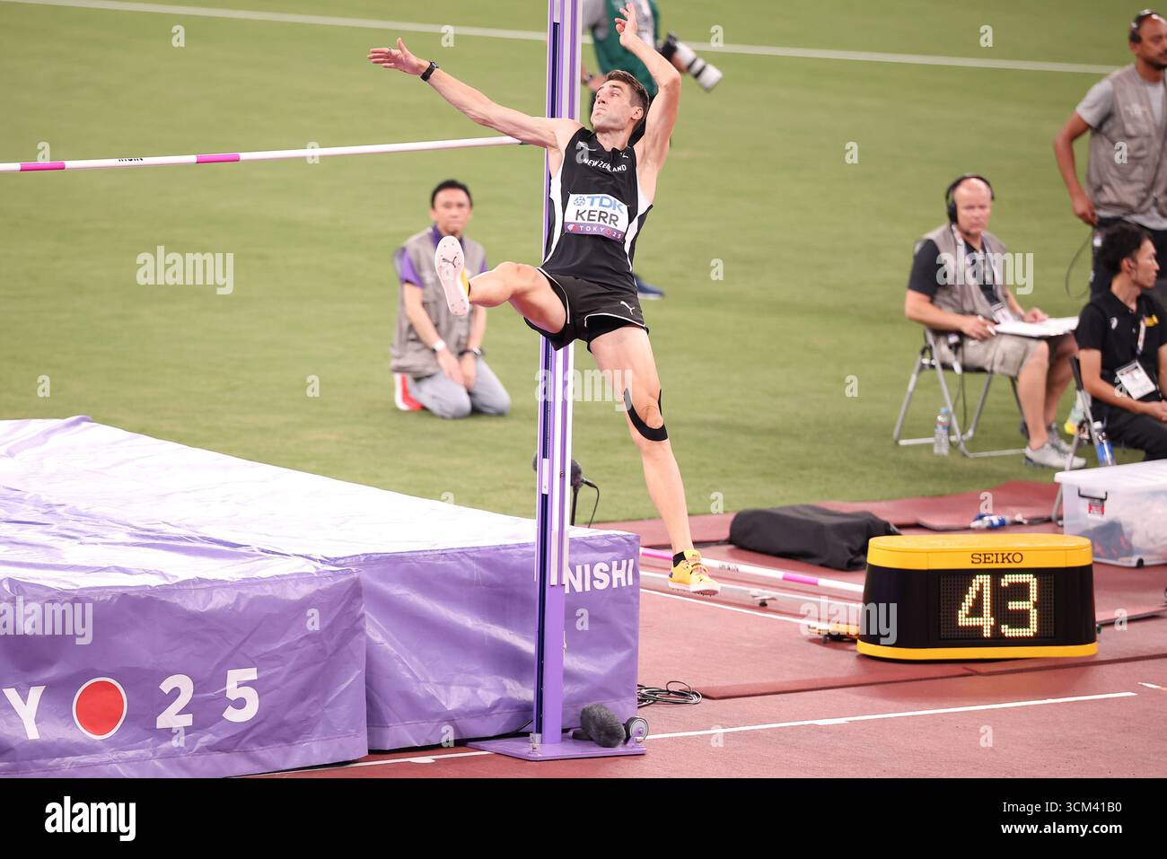Hamish Kerr (NZL) competing in high jump qualifying during the World ...