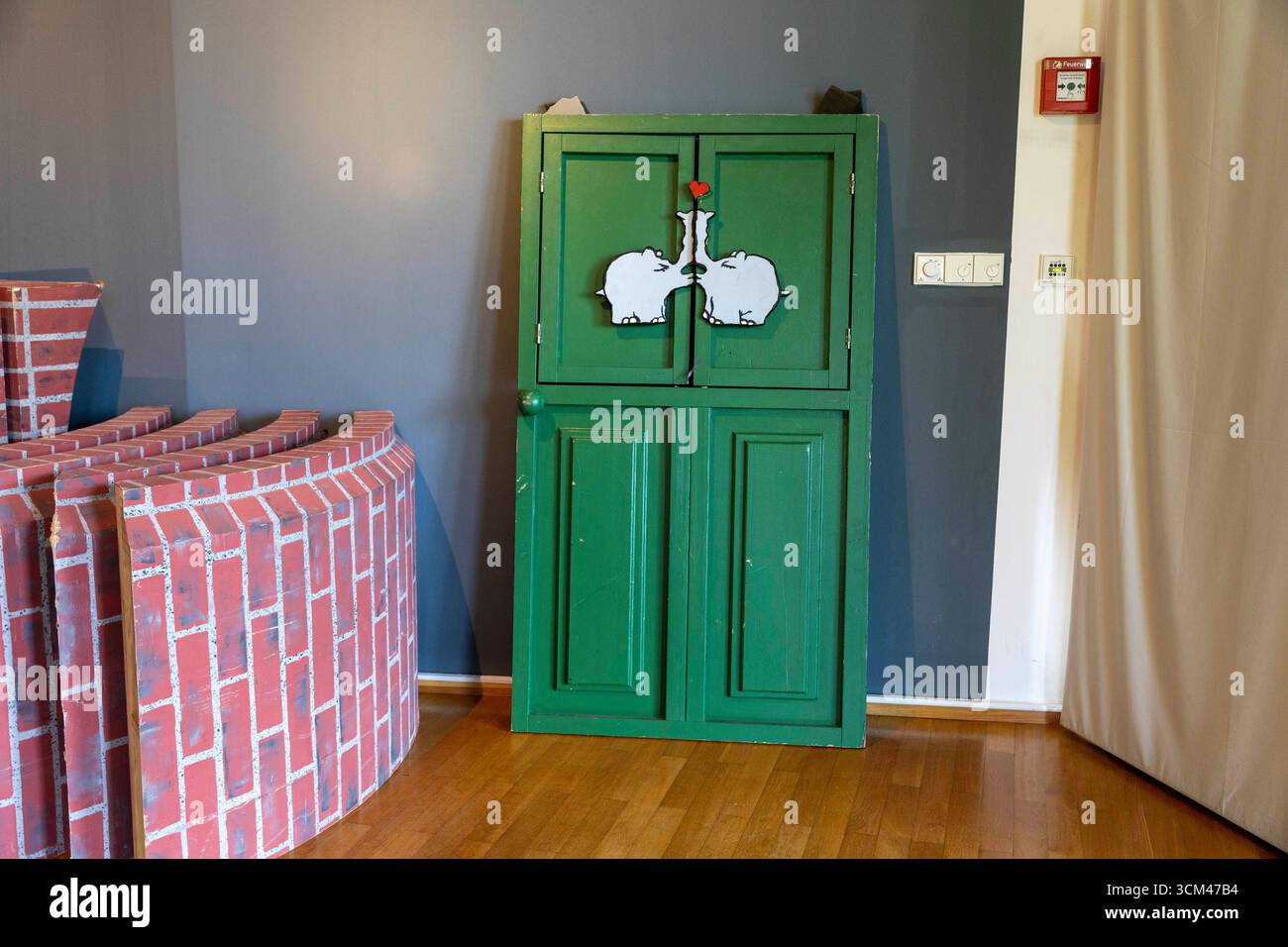 Otto Walkes stellt seine Werke aus im Buchheim Museum in Bernried am ...