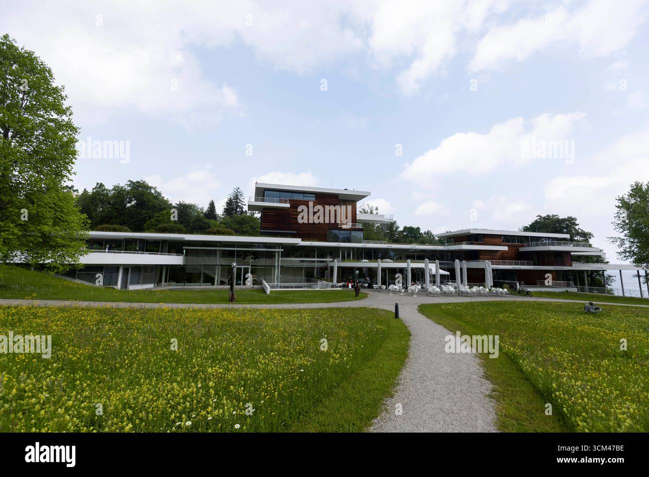 Otto Walkes stellt seine Werke aus im Buchheim Museum in Bernried am ...