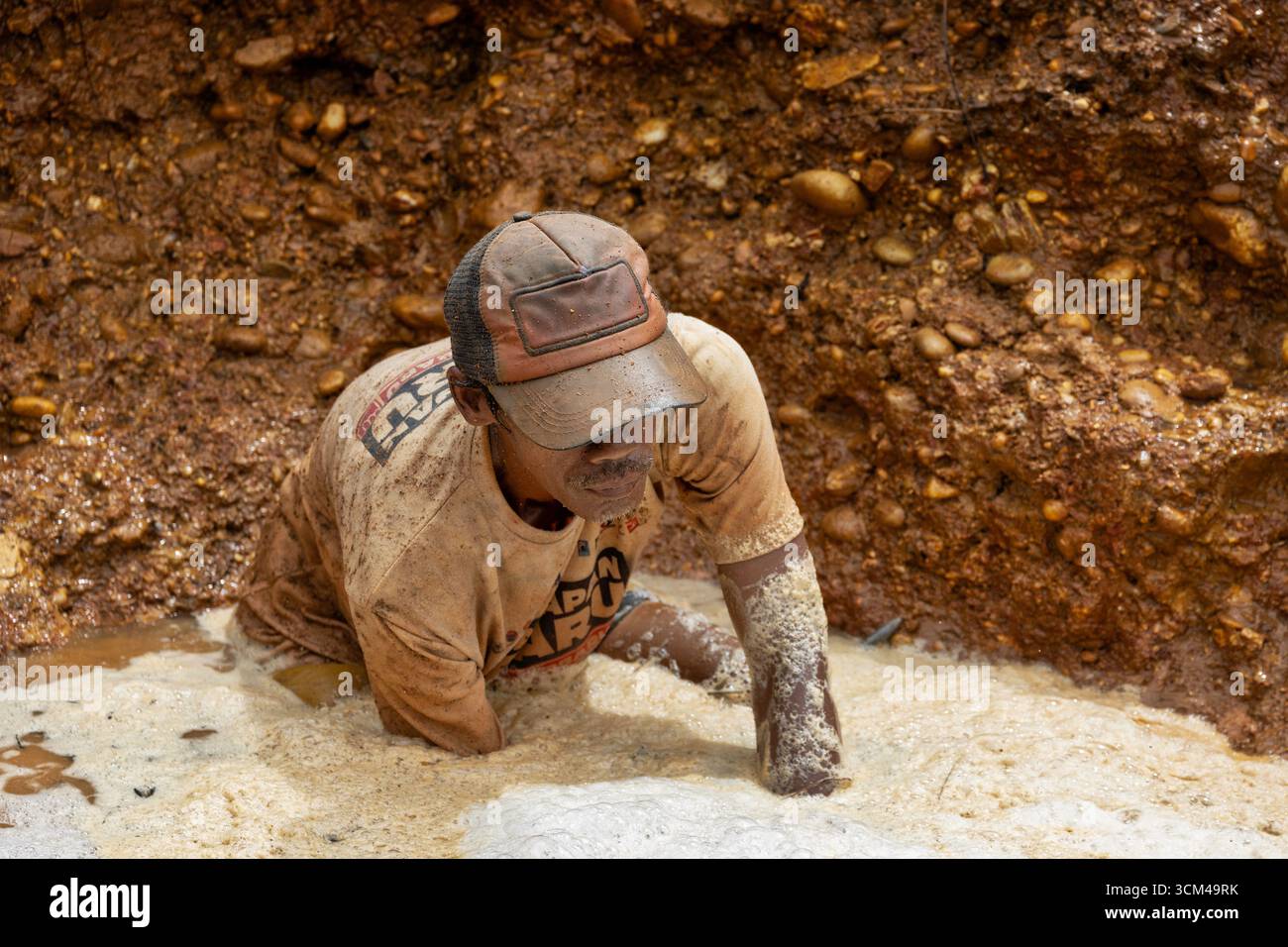 Artisanal gold and diamond mining in Kalimantan, Borneo, Indonesia ...
