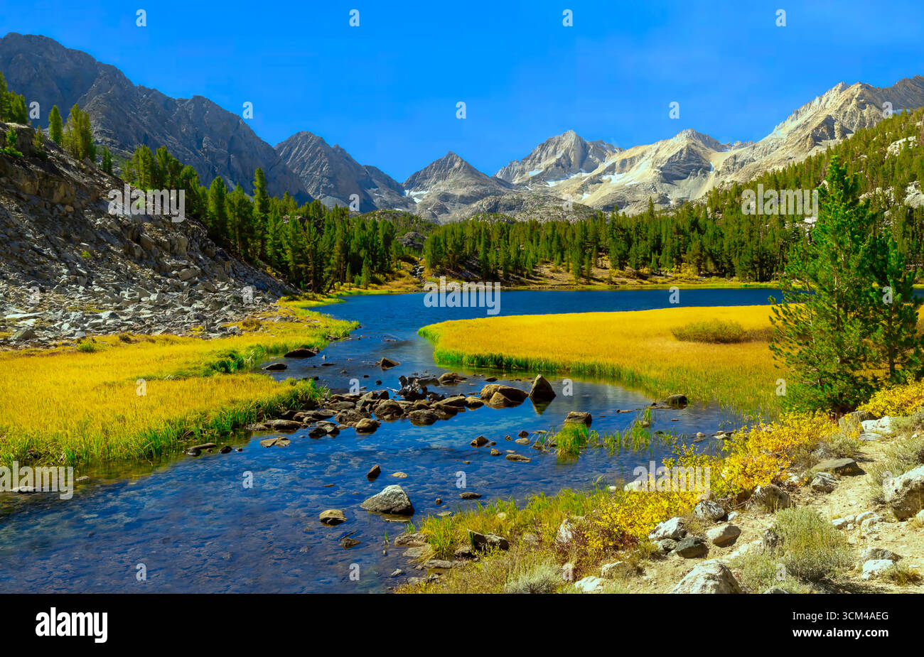 North Lake, Inyo National Forest, Eastern Sierra, California; peak fall ...