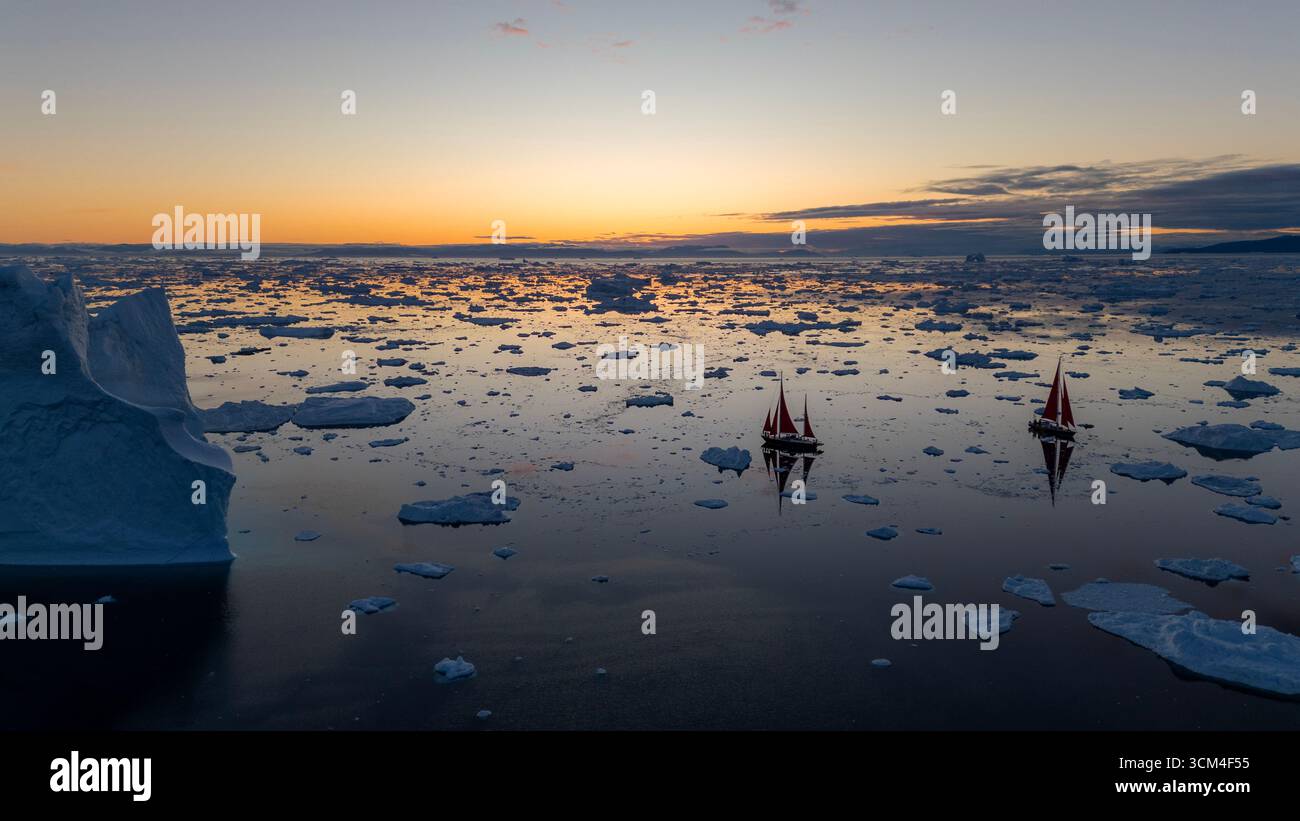 Aerial shot two sailboats hi-res stock photography and images - Alamy