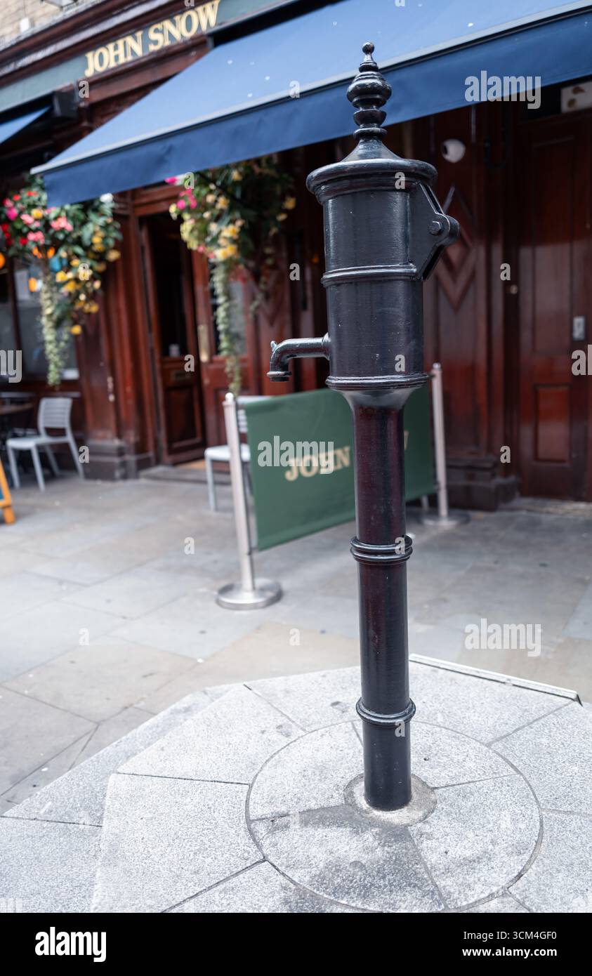 Broad Street Pump, now Broadwick Street, Soho, marking the 1854 Broad ...