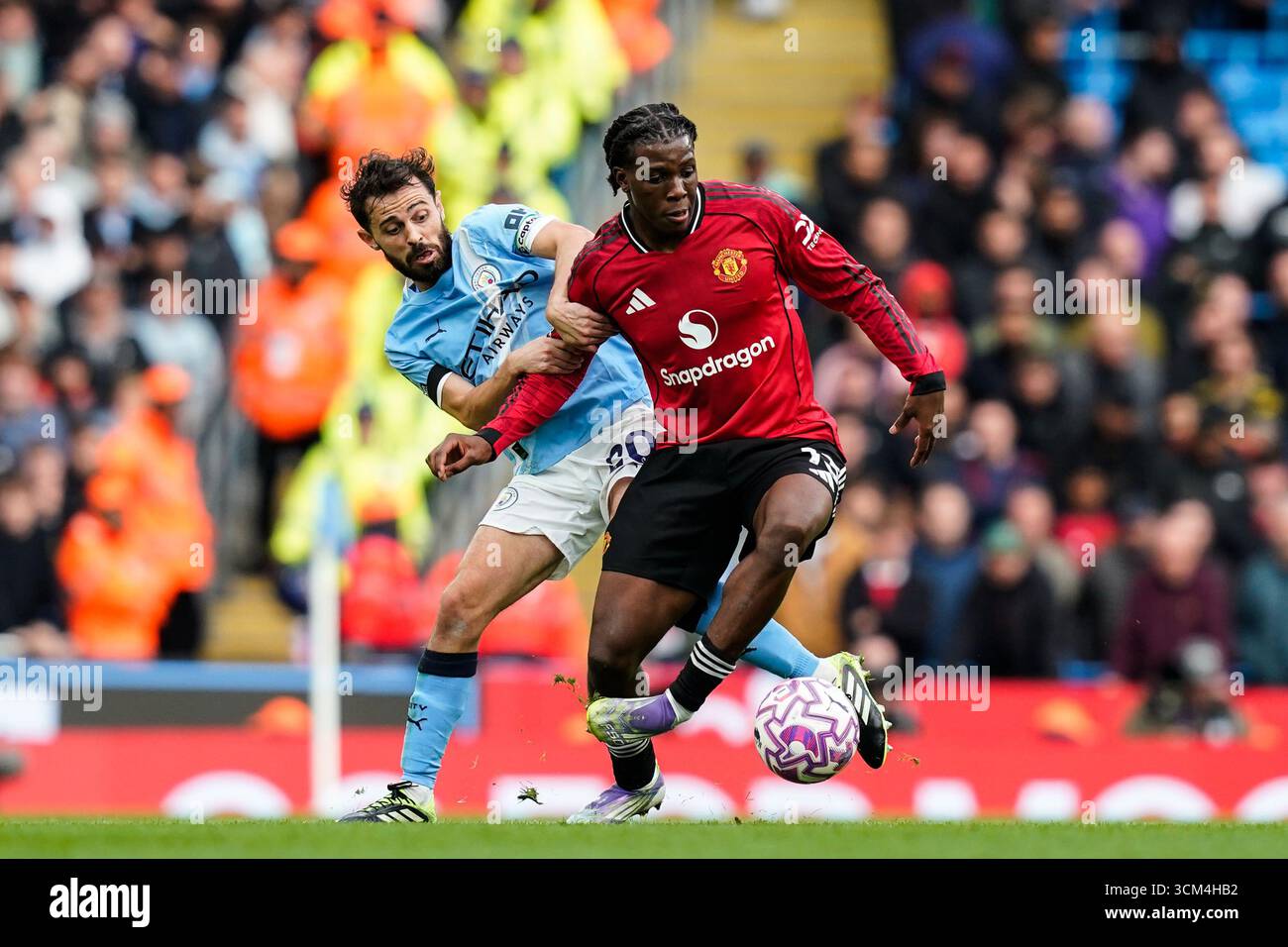 Manchester, England, 14th September 2025. Patrick Dorgu of Manchester ...