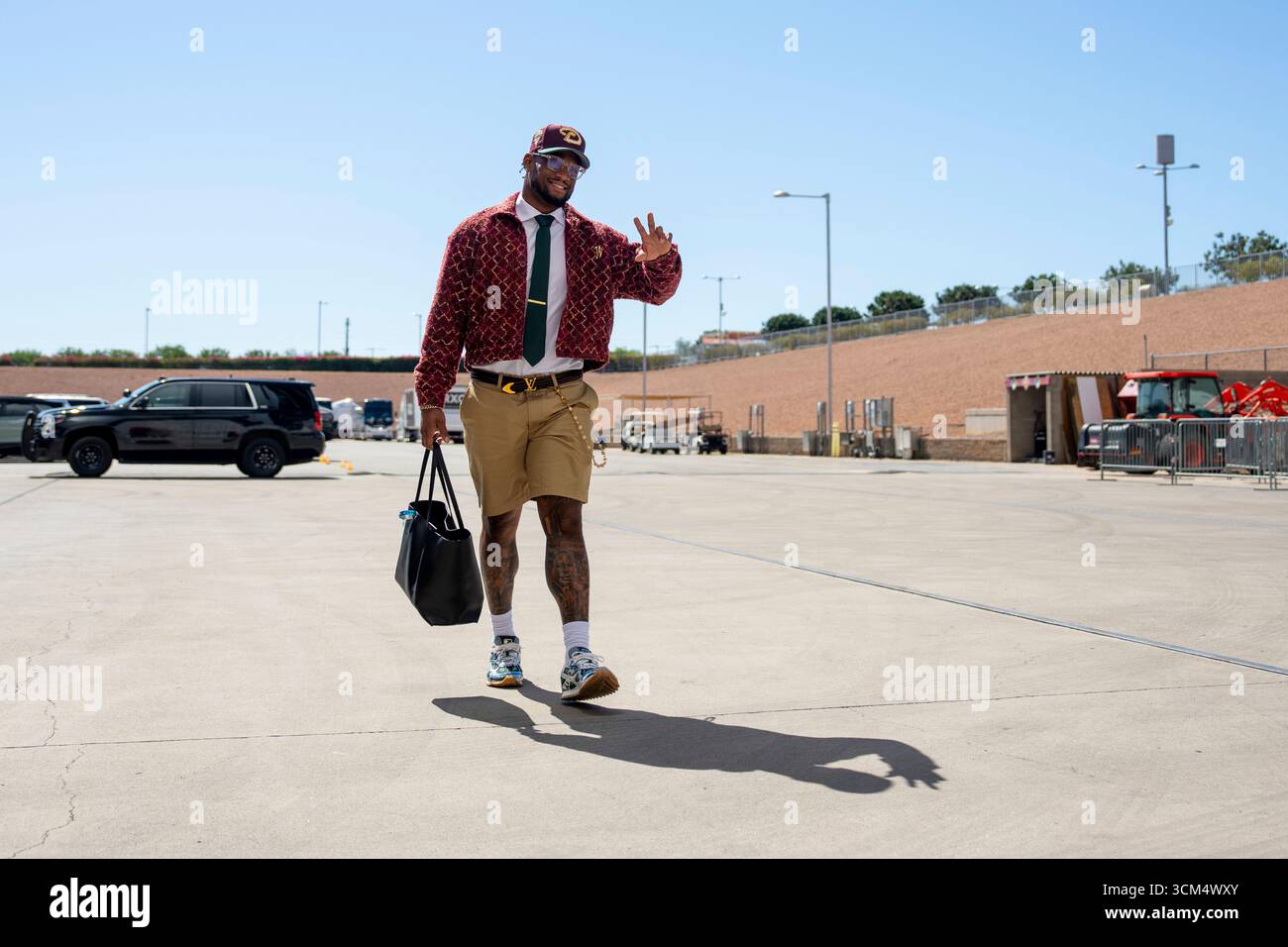 Arizona Cardinals linebacker Mack Wilson Sr. (2) arrives to State Farm ...