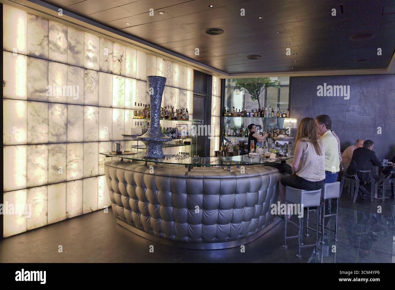 Guests bar counter in hi-res stock photography and images - Alamy