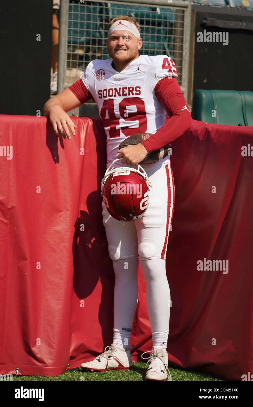 Oklahoma long snapper Ben Anderson (49) before an NCAA football game ...