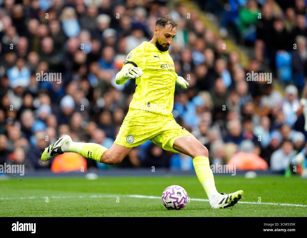 Manchester City goalkeeper Gianluigi Donnarumma during the Premier ...
