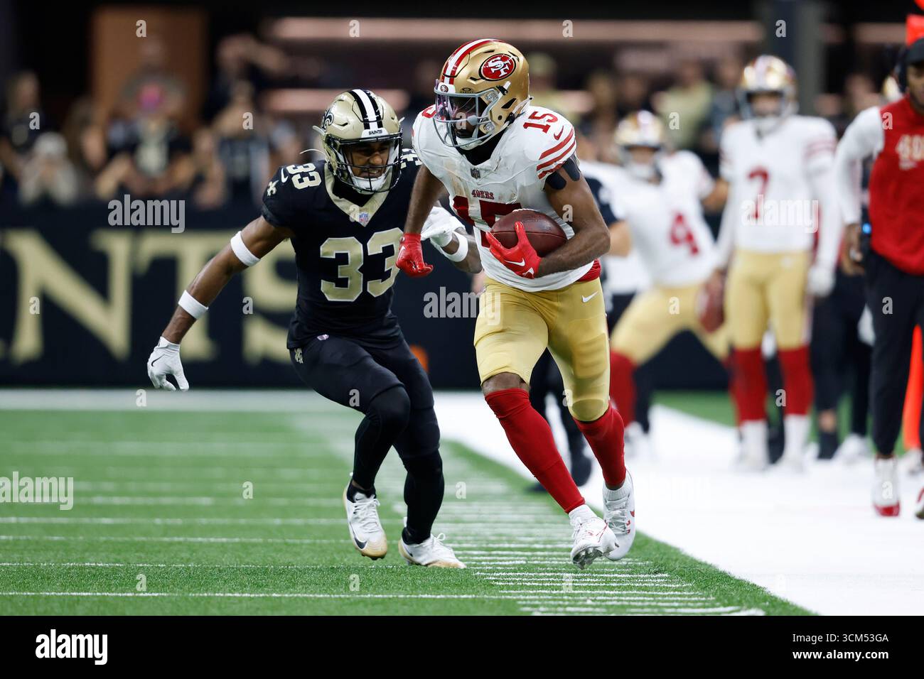 San Francisco 49ers wide receiver Jauan Jennings (15) runs the ball ...