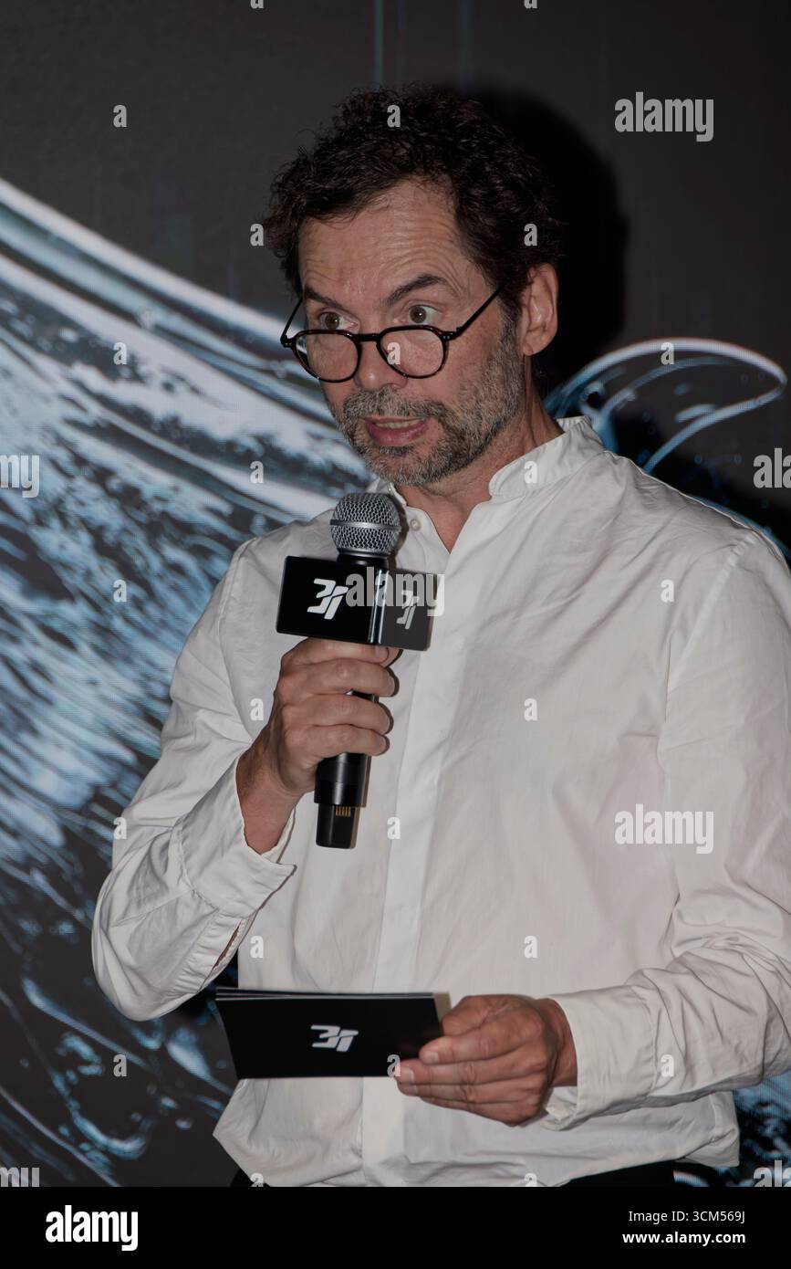 Paris, France. 14 Sep, 2025. Designer Damian O'Sullivan speaks during ...