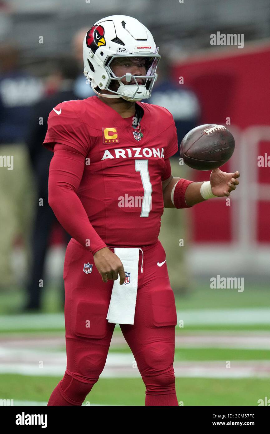 Arizona Cardinals quarterback Kyler Murray warms up prior to an NFL ...