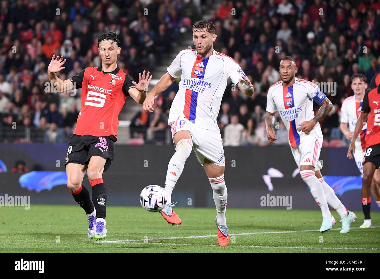 09 Esteban LEPAUL (srfc) - 06 Tanner TESSMANN (ol) during the Ligue 1 ...