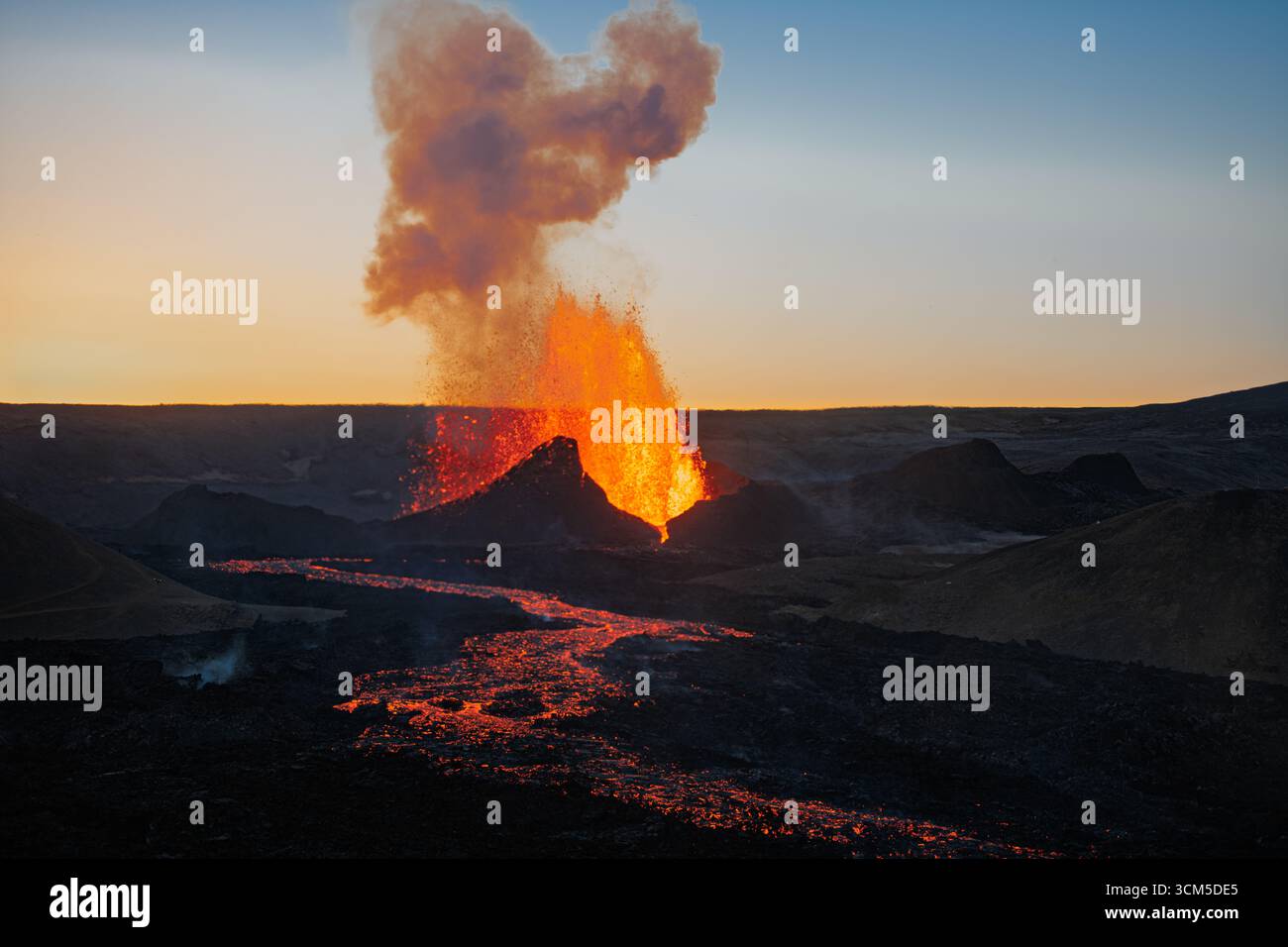 The Geldingadalir volcanic eruption erupted in late March 2021 on ...