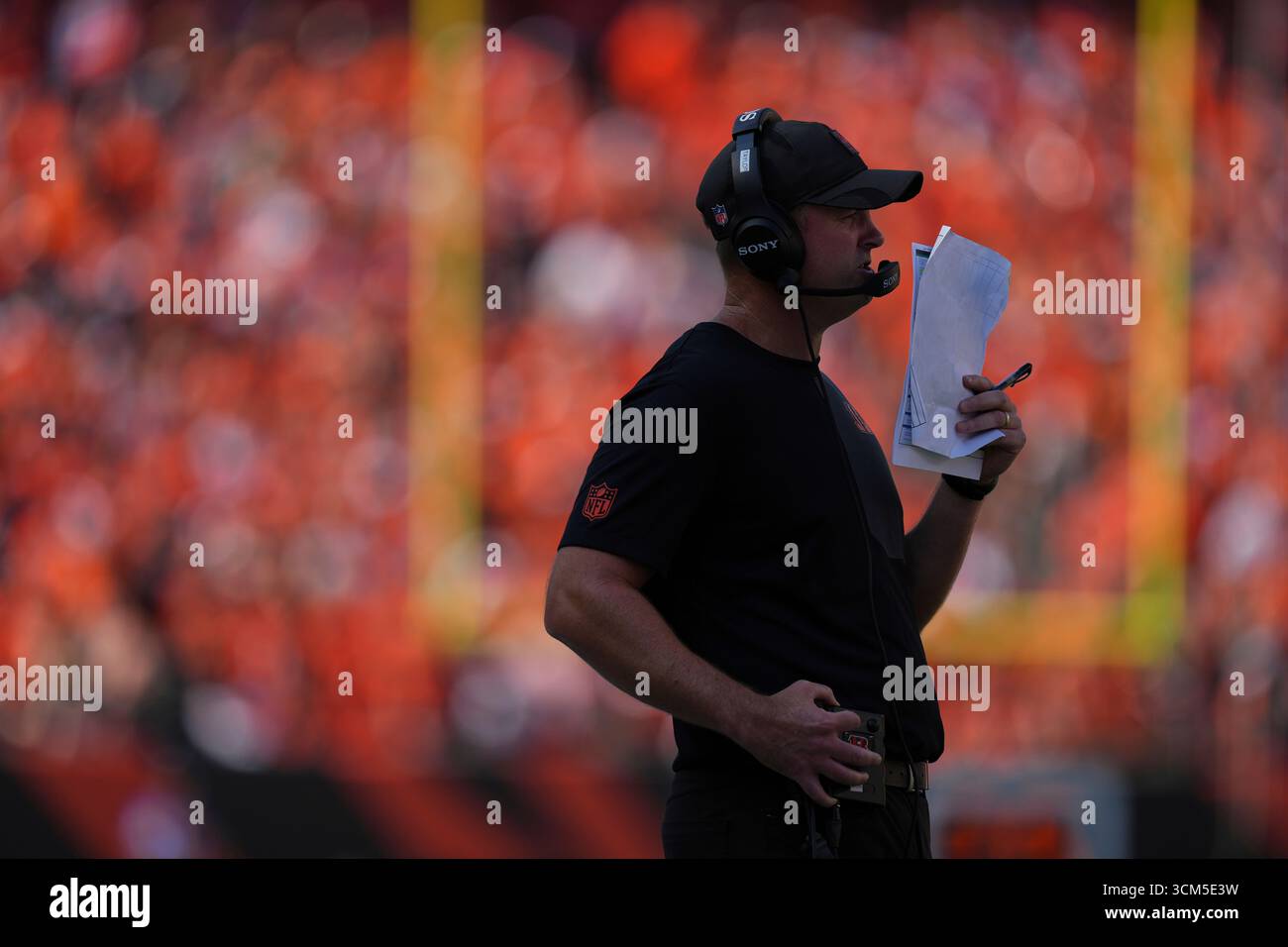 Cincinnati Bengals head coach Zac Taylor calls a play during the second ...