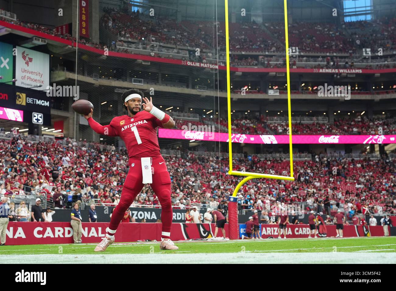 Arizona Cardinals quarterback Kyler Murray (1) warms up prior to an NFL ...