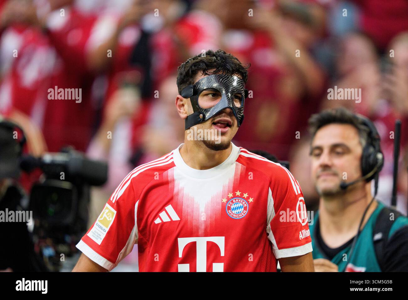 Aleksandar Pavlovic, FCB 45 celebrates his/her goal, happy, laugh ...
