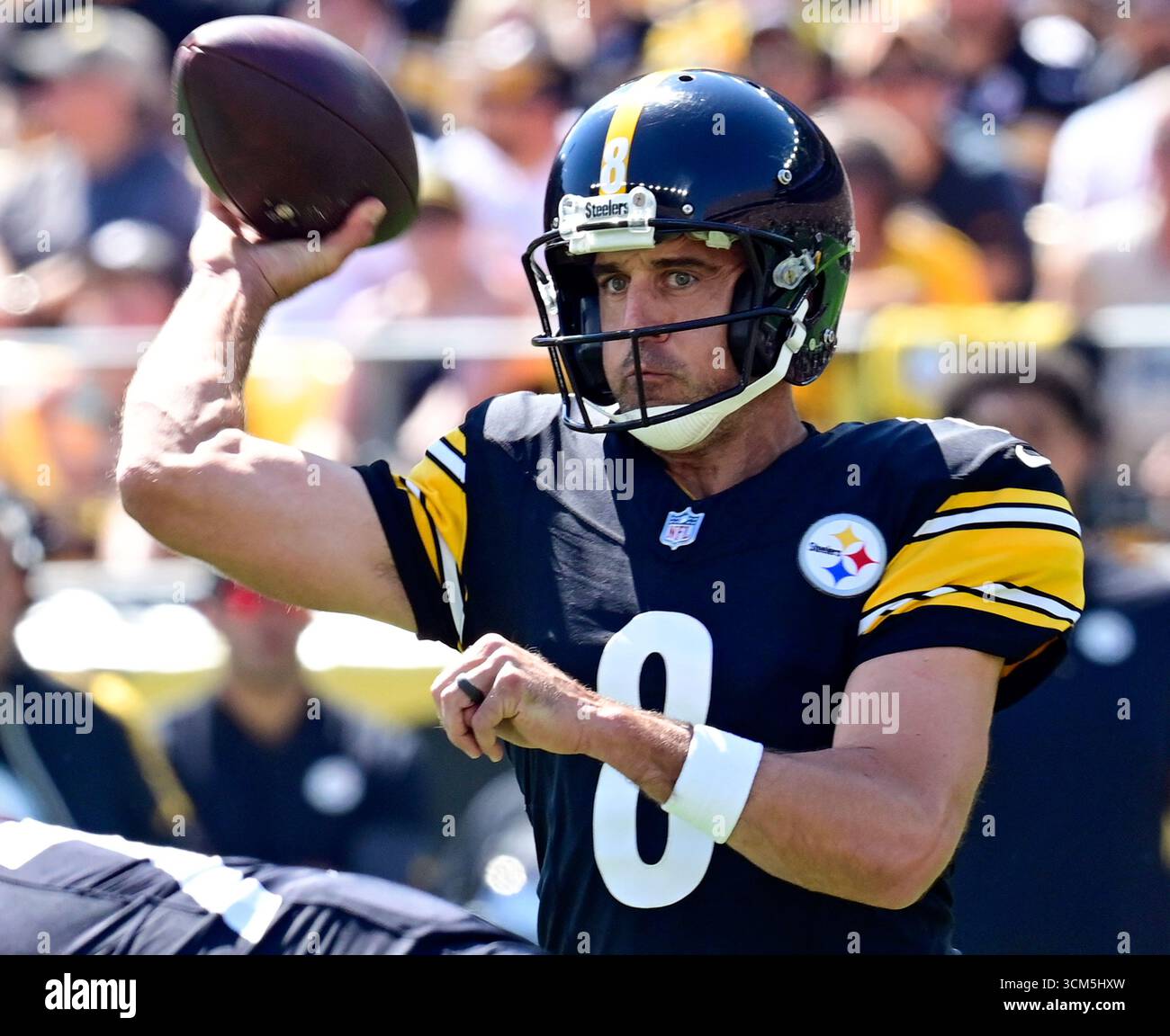 Pittsburgh Steelers quarterback Aaron Rodgers (8) throws in the first ...